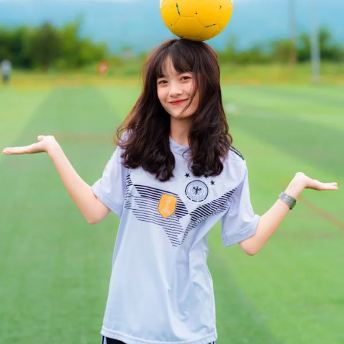 200+ Girl Jokes That Will Make You Giggle and Smile Today in Dec 2025 ...